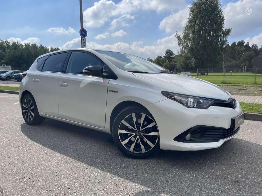 Balts Toyota Auris 2017 Viļņa, ar dzinēja tilpumu 1.80 L un nobraukumu 246 tūkst. km par 10200 €, foto 7 vietnē AUTOMOTO.COM.LV