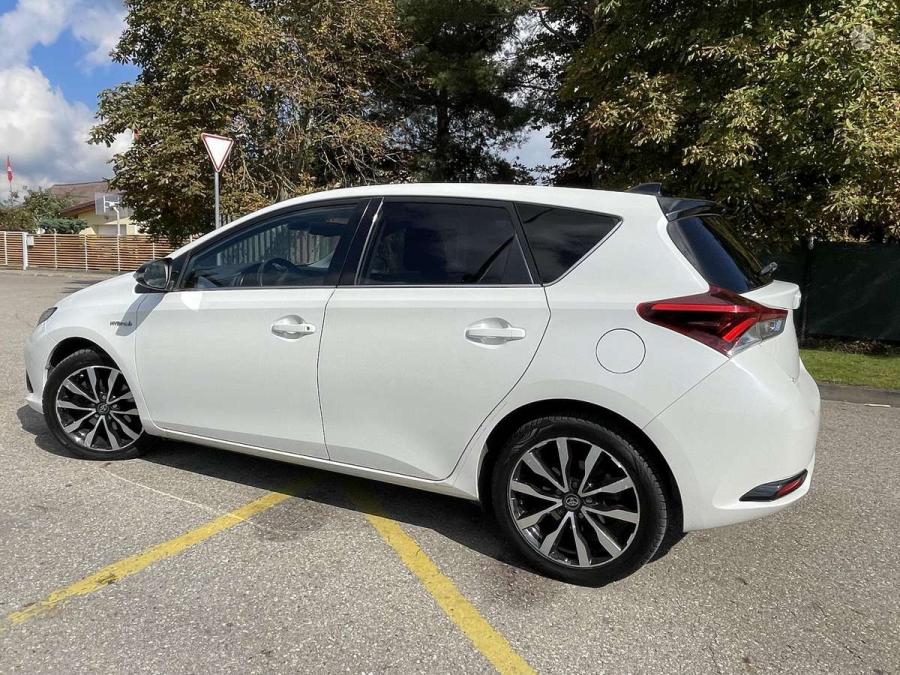 Balts Toyota Auris 2017 Viļņa, ar dzinēja tilpumu 1.80 L un nobraukumu 246 tūkst. km par 10200 €, foto 10 vietnē AUTOMOTO.COM.LV