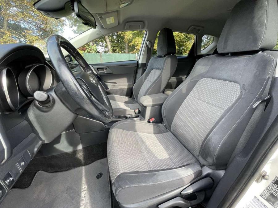 Balts Toyota Auris 2017 Viļņa, ar dzinēja tilpumu 1.80 L un nobraukumu 246 tūkst. km par 10200 €, foto 13 vietnē AUTOMOTO.COM.LV