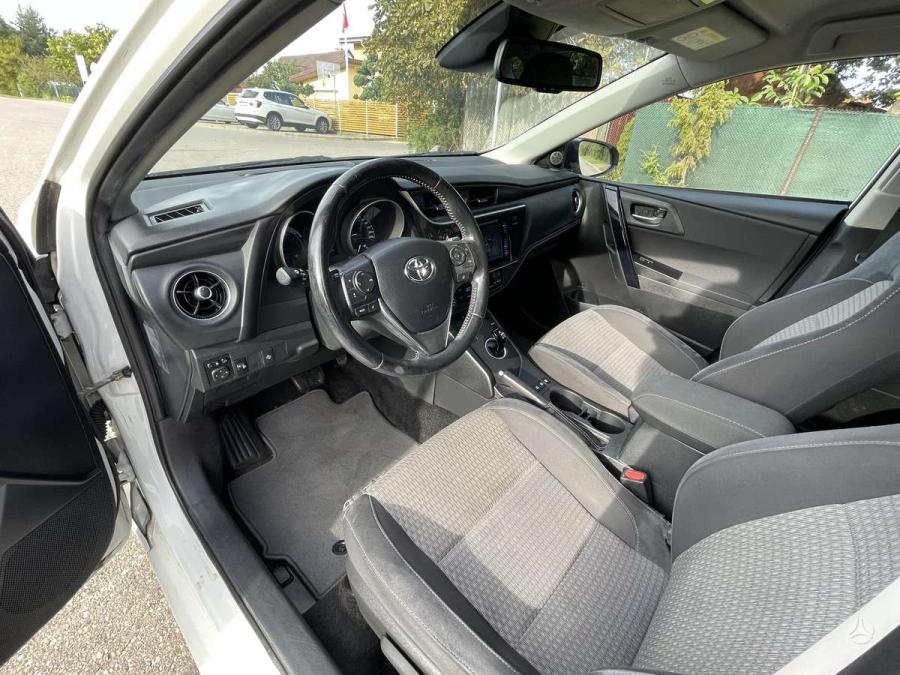 Balts Toyota Auris 2017 Viļņa, ar dzinēja tilpumu 1.80 L un nobraukumu 246 tūkst. km par 10200 €, foto 14 vietnē AUTOMOTO.COM.LV
