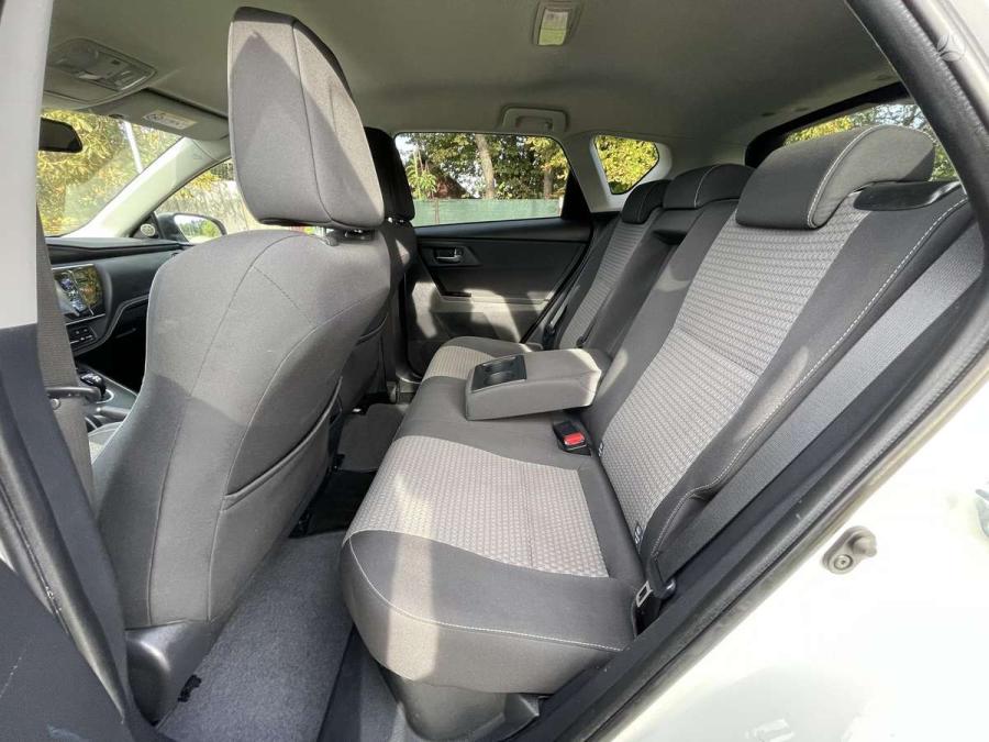 Balts Toyota Auris 2017 Viļņa, ar dzinēja tilpumu 1.80 L un nobraukumu 246 tūkst. km par 10200 €, foto 15 vietnē AUTOMOTO.COM.LV