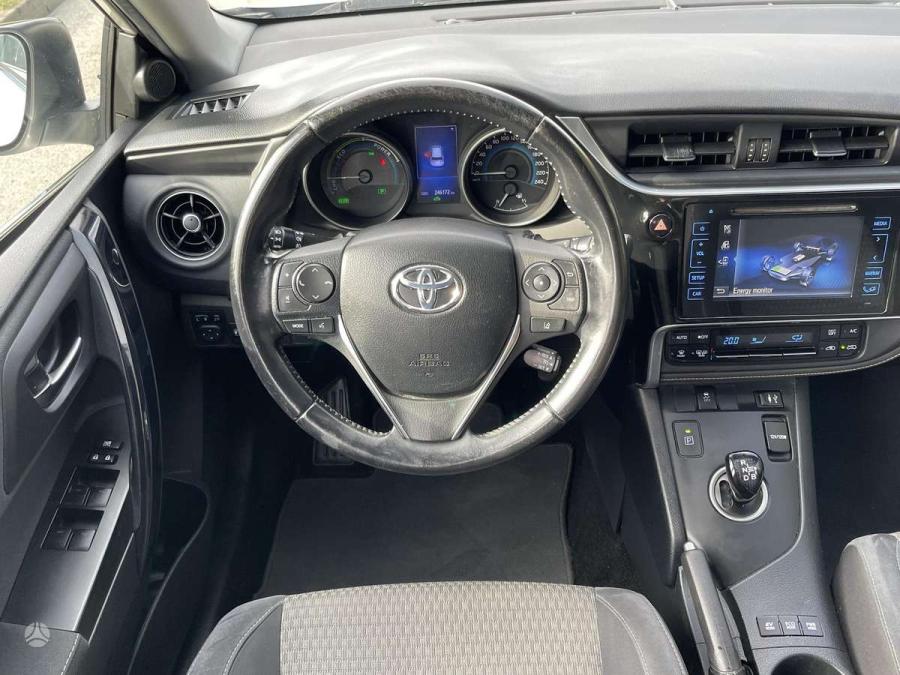 Balts Toyota Auris 2017 Viļņa, ar dzinēja tilpumu 1.80 L un nobraukumu 246 tūkst. km par 10200 €, foto 17 vietnē AUTOMOTO.COM.LV