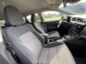Balts Toyota Auris 2017 Viļņa, ar dzinēja tilpumu 1.80 L un nobraukumu 246 tūkst. km par 10200 €, foto 21 vietnē AUTOMOTO.COM.LV