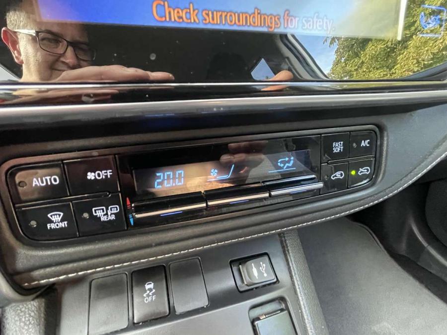 Balts Toyota Auris 2017 Viļņa, ar dzinēja tilpumu 1.80 L un nobraukumu 246 tūkst. km par 10200 €, foto 29 vietnē AUTOMOTO.COM.LV