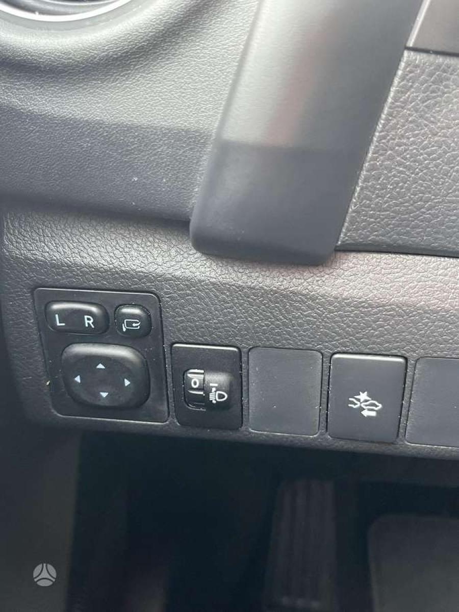 Balts Toyota Auris 2017 Viļņa, ar dzinēja tilpumu 1.80 L un nobraukumu 246 tūkst. km par 10200 €, foto 30 vietnē AUTOMOTO.COM.LV