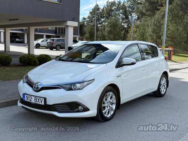 Balts Toyota Auris 2018 Tallina, ar dzinēja tilpumu 1.80 L un nobraukumu 130 tūkst. km par 12990 €, foto 1 vietnē AUTOMOTO.COM.LV