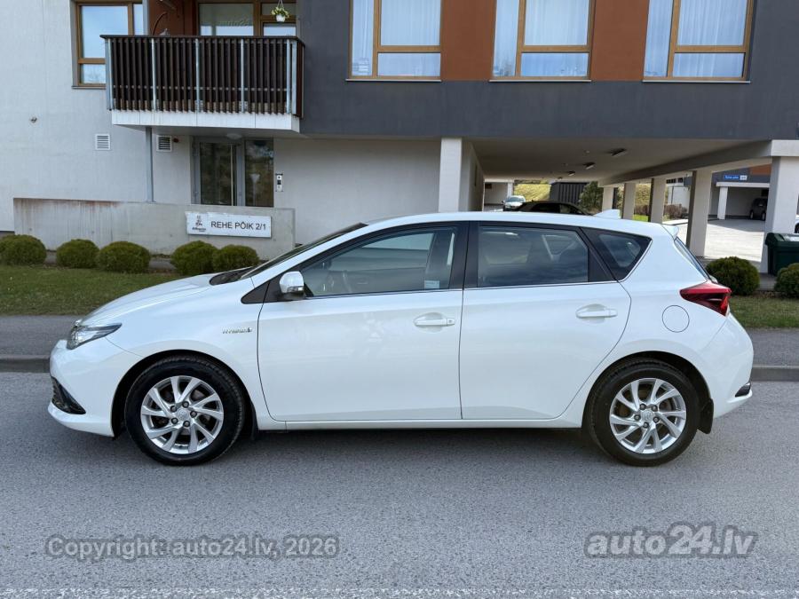 Balts Toyota Auris 2018 Tallina, ar dzinēja tilpumu 1.80 L un nobraukumu 130 tūkst. km par 12990 €, foto 3 vietnē AUTOMOTO.COM.LV