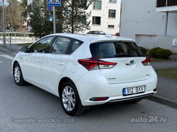 Balts Toyota Auris 2018 Tallina, ar dzinēja tilpumu 1.80 L un nobraukumu 130 tūkst. km par 12990 €, foto 3 vietnē AUTOMOTO.COM.LV