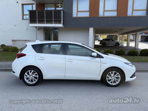 Balts Toyota Auris 2018 Tallina, ar dzinēja tilpumu 1.80 L un nobraukumu 130 tūkst. km par 12990 €, foto 9 vietnē AUTOMOTO.COM.LV