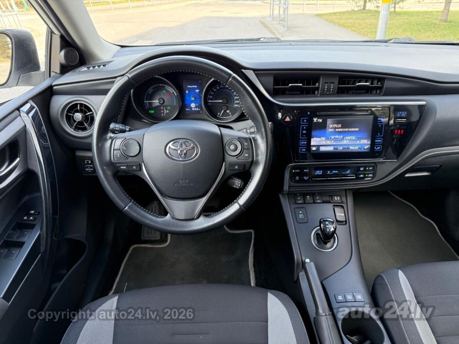 Balts Toyota Auris 2018 Tallina, ar dzinēja tilpumu 1.80 L un nobraukumu 130 tūkst. km par 12990 €, foto 23 vietnē AUTOMOTO.COM.LV