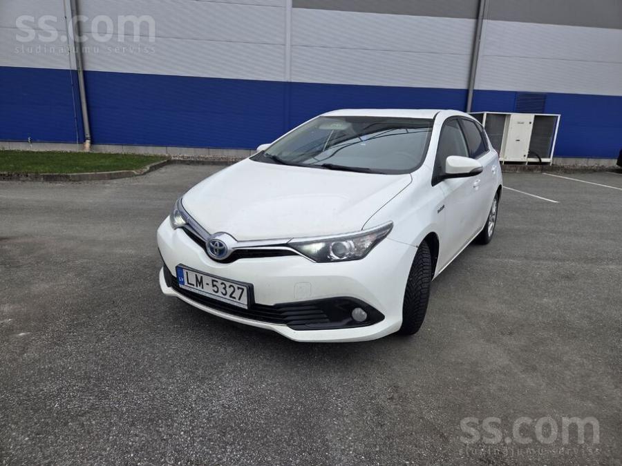 Balts Toyota Auris 2018 Rīga, ar dzinēja tilpumu 1.80 L un nobraukumu 328 tūkst. km par 6500 €, foto 3 vietnē AUTOMOTO.COM.LV