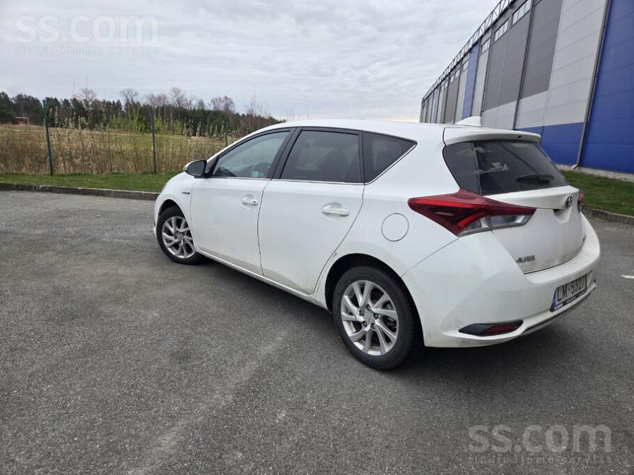 Balts Toyota Auris 2018 Rīga, ar dzinēja tilpumu 1.80 L un nobraukumu 328 tūkst. km par 6500 €, foto 5 vietnē AUTOMOTO.COM.LV