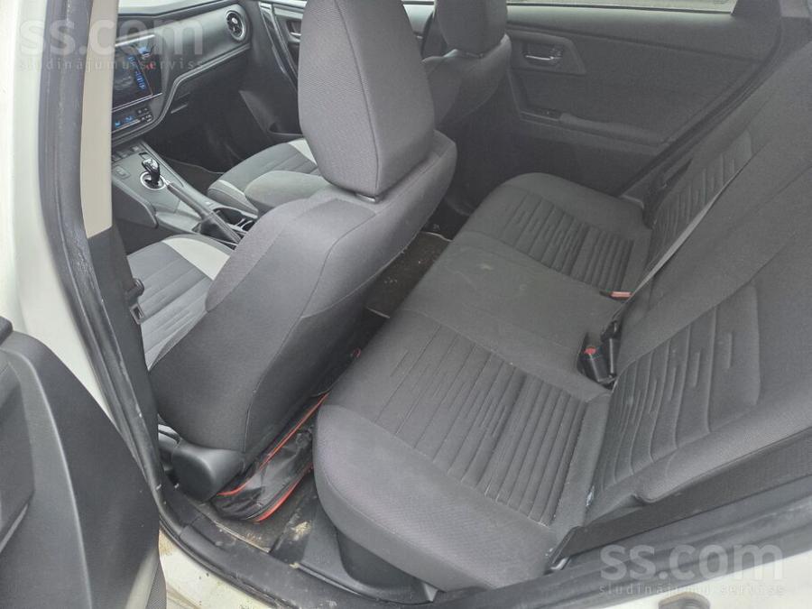 Balts Toyota Auris 2018 Rīga, ar dzinēja tilpumu 1.80 L un nobraukumu 328 tūkst. km par 6500 €, foto 8 vietnē AUTOMOTO.COM.LV