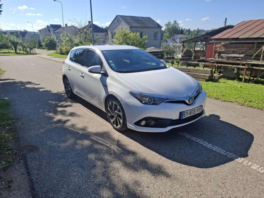 Balts Toyota Auris 2018 Anykščiai, ar dzinēja tilpumu 1.80 L un nobraukumu 228 tūkst. km par 9799 €, foto 3 vietnē AUTOMOTO.COM.LV
