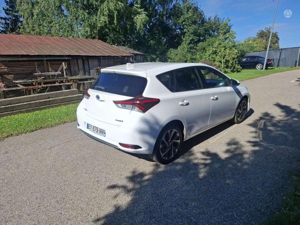 Balts Toyota Auris 2018 Anykščiai, ar dzinēja tilpumu 1.80 L un nobraukumu 228 tūkst. km par 9799 €, foto 5 vietnē AUTOMOTO.COM.LV