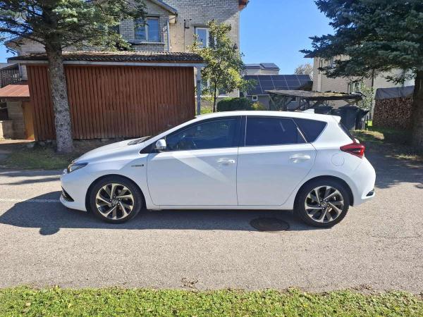Balts Toyota Auris 2018 Anykščiai, ar dzinēja tilpumu 1.80 L un nobraukumu 228 tūkst. km par 9799 €, foto 9 vietnē AUTOMOTO.COM.LV