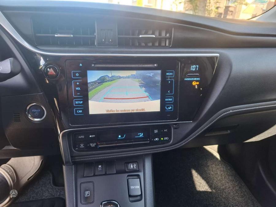 Balts Toyota Auris 2018 Anykščiai, ar dzinēja tilpumu 1.80 L un nobraukumu 228 tūkst. km par 9799 €, foto 11 vietnē AUTOMOTO.COM.LV