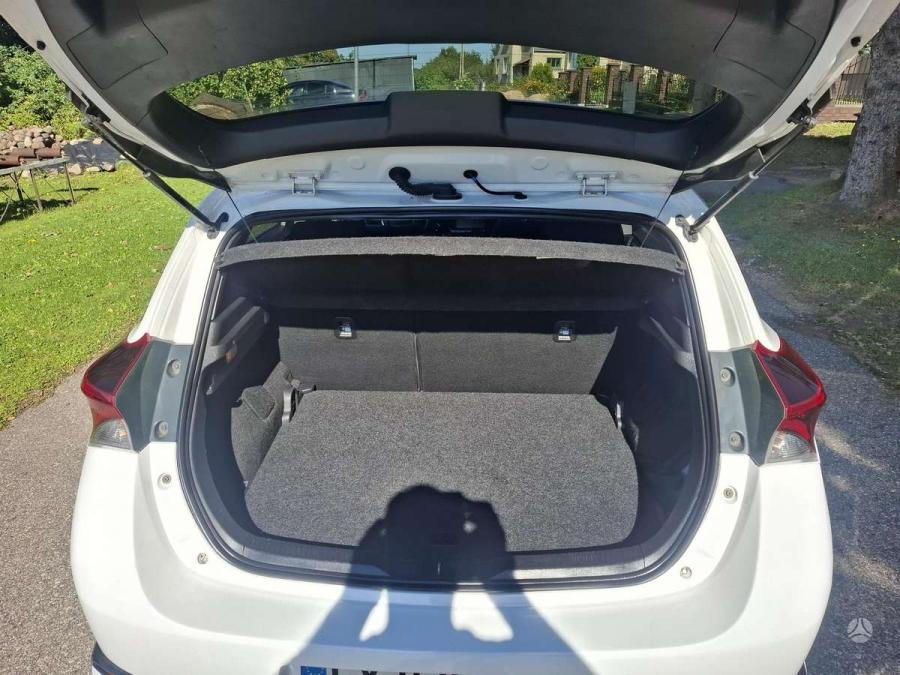 Balts Toyota Auris 2018 Anykščiai, ar dzinēja tilpumu 1.80 L un nobraukumu 228 tūkst. km par 9799 €, foto 17 vietnē AUTOMOTO.COM.LV