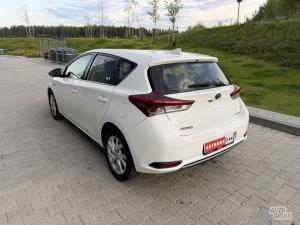 White Toyota Auris 2019 in Vilnius, with an engine capacity of 1.80 L and mileage of 94 thousand km for 13450 €, photo 7 on AUTOMOTO.COM.LV