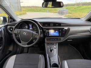 White Toyota Auris 2019 in Vilnius, with an engine capacity of 1.80 L and mileage of 94 thousand km for 13450 €, photo 13 on AUTOMOTO.COM.LV