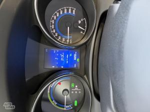White Toyota Auris 2019 in Vilnius, with an engine capacity of 1.80 L and mileage of 94 thousand km for 13450 €, photo 22 on AUTOMOTO.COM.LV