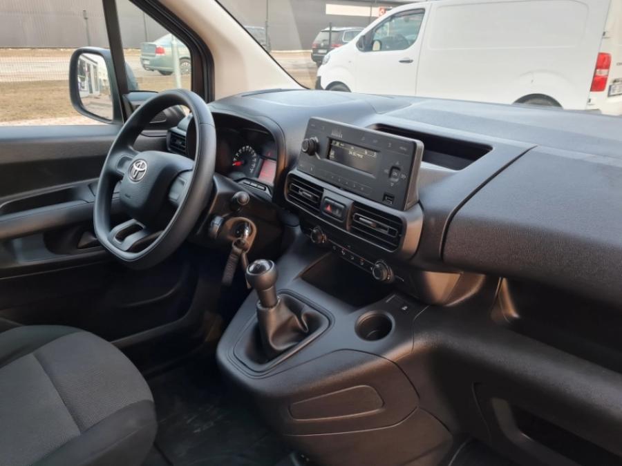 Balts Toyota Auris 2020 Rīga, ar dzinēja tilpumu 1.50 L un nobraukumu 55 tūkst. km par 12900 €, foto 11 vietnē AUTOMOTO.COM.LV