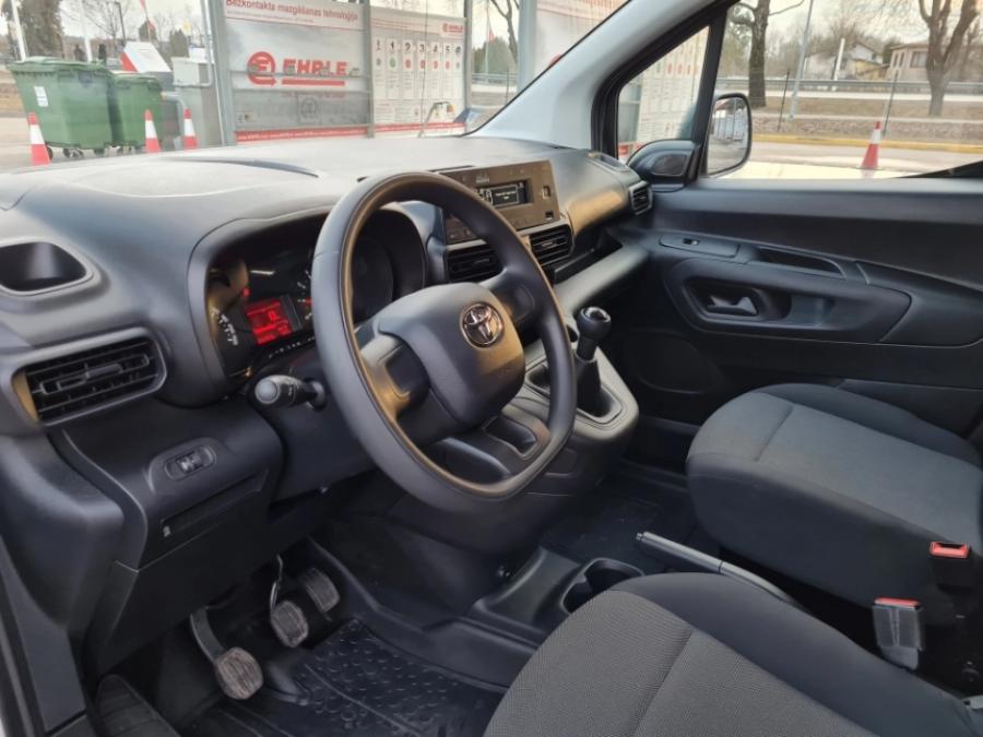 Balts Toyota Auris 2020 Rīga, ar dzinēja tilpumu 1.50 L un nobraukumu 55 tūkst. km par 12900 €, foto 14 vietnē AUTOMOTO.COM.LV