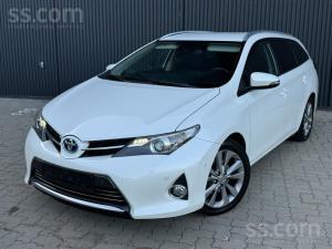 Balts Toyota Auris 2013 Rīga, ar dzinēja tilpumu 1.80 L un nobraukumu 258 tūkst. km par 8690 €, foto 2 vietnē AUTOMOTO.COM.LV