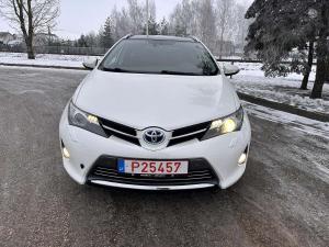 White Toyota Auris 2013 in Marijampole, with an engine capacity of 1.80 L and mileage of 331 thousand km for 6400 €, photo 2 on AUTOMOTO.COM.LV