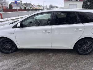 White Toyota Auris 2013 in Marijampole, with an engine capacity of 1.80 L and mileage of 331 thousand km for 6400 €, photo 8 on AUTOMOTO.COM.LV