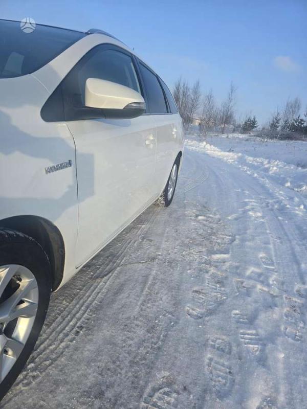 Balts Toyota Auris 2013 Viļņa, ar dzinēja tilpumu 1.80 L un nobraukumu 281 tūkst. km par 6222 €, foto 2 vietnē AUTOMOTO.COM.LV