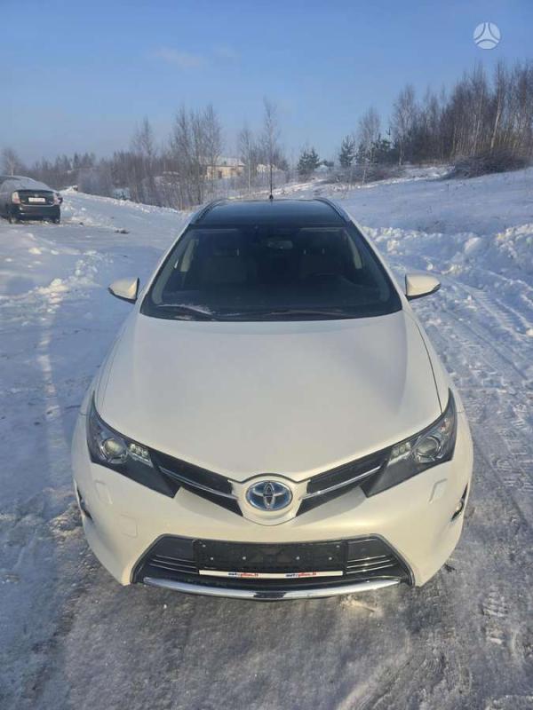 Balts Toyota Auris 2013 Viļņa, ar dzinēja tilpumu 1.80 L un nobraukumu 281 tūkst. km par 6222 €, foto 6 vietnē AUTOMOTO.COM.LV