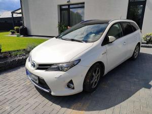 Balts Toyota Auris 2013 Viļņa, ar dzinēja tilpumu 1.80 L un nobraukumu 210 tūkst. km par 8500 €, foto  vietnē AUTOMOTO.COM.LV