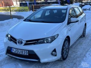 White Toyota Auris 2013 in Vilnius, with an engine capacity of 1.80 L and mileage of 271 thousand km for 8000 €, photo  on AUTOMOTO.COM.LV