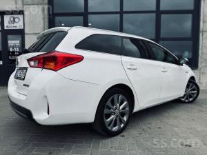 Balts Toyota Auris 2013 Cēsis, ar dzinēja tilpumu 1.80 L un nobraukumu 0 tūkst. km par 7950 €, foto 7 vietnē AUTOMOTO.COM.LV