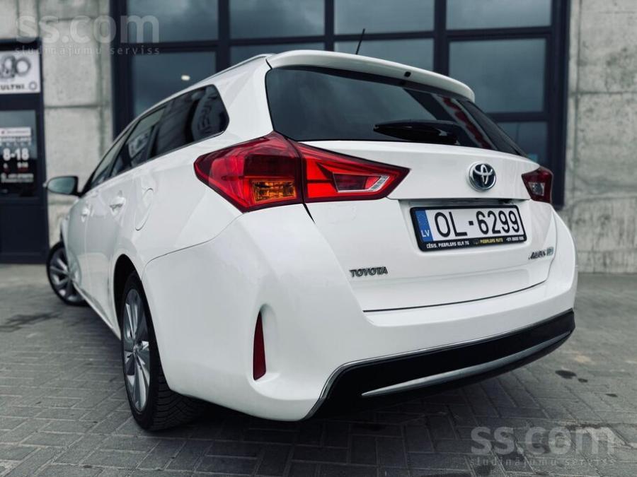 Balts Toyota Auris 2013 Cēsis, ar dzinēja tilpumu 1.80 L un nobraukumu 0 tūkst. km par 7950 €, foto 8 vietnē AUTOMOTO.COM.LV
