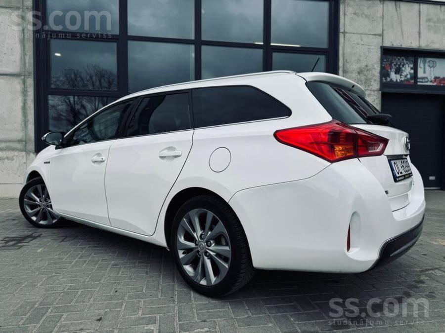 Balts Toyota Auris 2013 Cēsis, ar dzinēja tilpumu 1.80 L un nobraukumu 0 tūkst. km par 7950 €, foto 9 vietnē AUTOMOTO.COM.LV