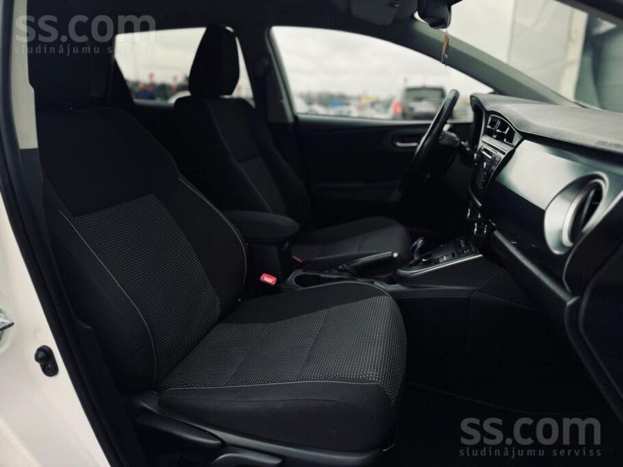 Balts Toyota Auris 2013 Cēsis, ar dzinēja tilpumu 1.80 L un nobraukumu 0 tūkst. km par 7950 €, foto 14 vietnē AUTOMOTO.COM.LV