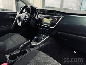 Balts Toyota Auris 2013 Cēsis, ar dzinēja tilpumu 1.80 L un nobraukumu 0 tūkst. km par 7950 €, foto 16 vietnē AUTOMOTO.COM.LV