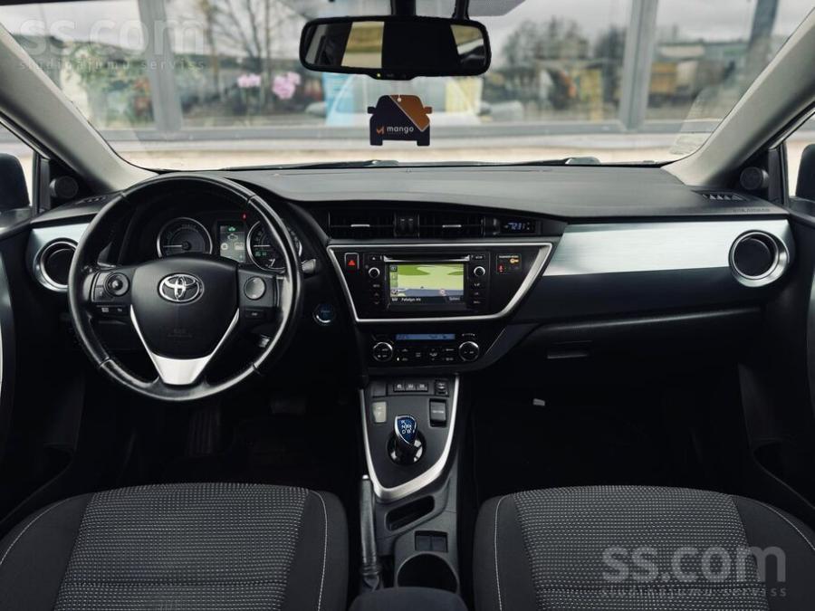 Balts Toyota Auris 2013 Cēsis, ar dzinēja tilpumu 1.80 L un nobraukumu 0 tūkst. km par 7950 €, foto 17 vietnē AUTOMOTO.COM.LV