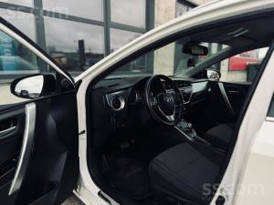 Balts Toyota Auris 2013 Cēsis, ar dzinēja tilpumu 1.80 L un nobraukumu 0 tūkst. km par 7950 €, foto 24 vietnē AUTOMOTO.COM.LV