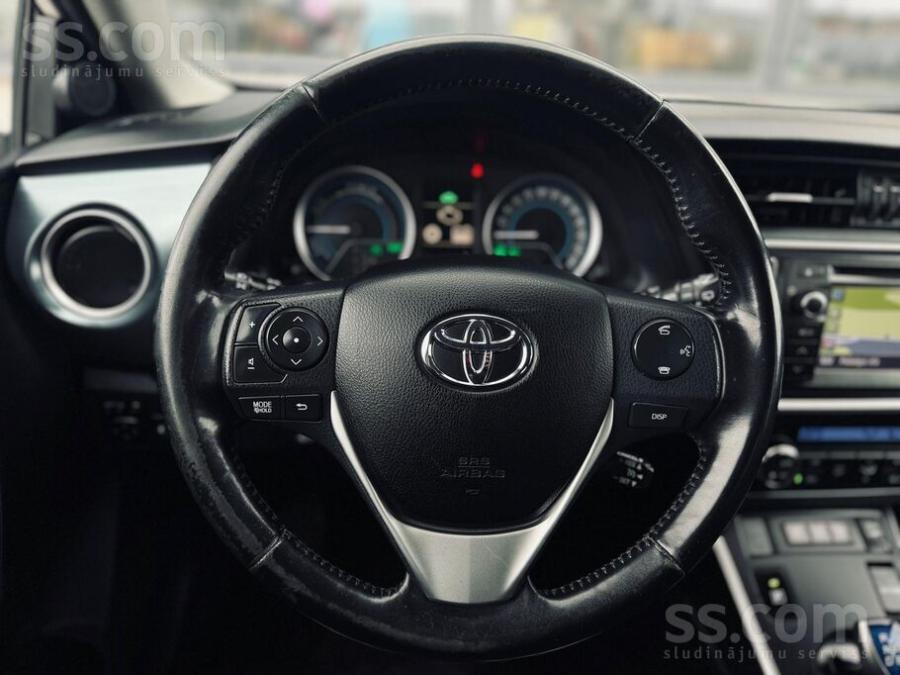 Balts Toyota Auris 2013 Cēsis, ar dzinēja tilpumu 1.80 L un nobraukumu 0 tūkst. km par 7950 €, foto 26 vietnē AUTOMOTO.COM.LV