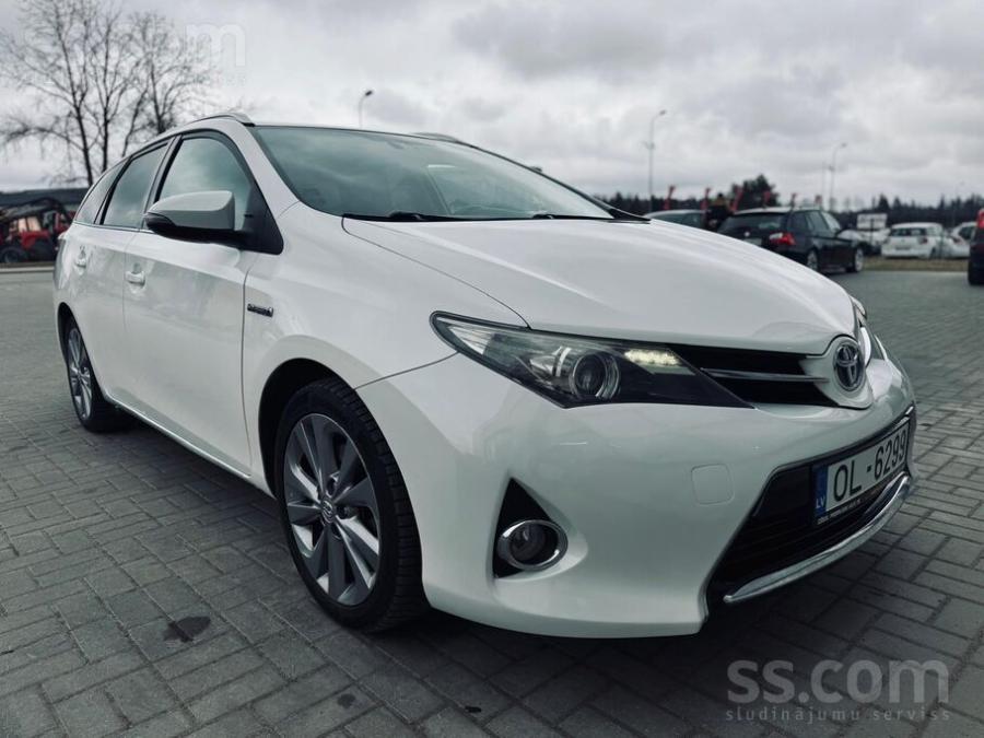 Balts Toyota Auris 2013 Cēsis, ar dzinēja tilpumu 1.80 L un nobraukumu 0 tūkst. km par 7950 €, foto 29 vietnē AUTOMOTO.COM.LV