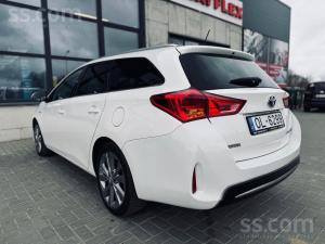 Balts Toyota Auris 2013 Cēsis, ar dzinēja tilpumu 1.80 L un nobraukumu 0 tūkst. km par 7950 €, foto 33 vietnē AUTOMOTO.COM.LV
