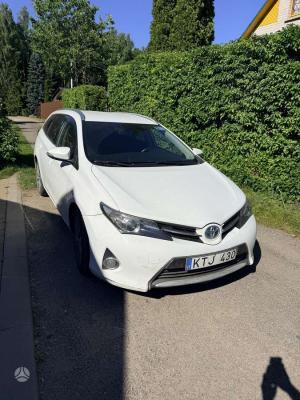 Balts Toyota Auris 2013 Viļņa, ar dzinēja tilpumu 1.80 L un nobraukumu 196 tūkst. km par 6800 €, foto 3 vietnē AUTOMOTO.COM.LV