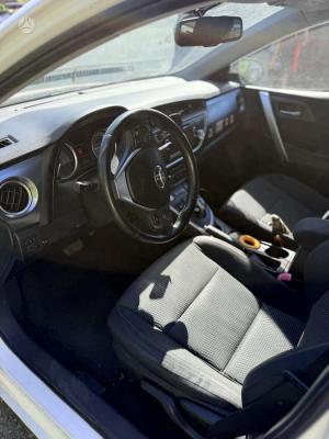 Balts Toyota Auris 2013 Viļņa, ar dzinēja tilpumu 1.80 L un nobraukumu 196 tūkst. km par 6800 €, foto 7 vietnē AUTOMOTO.COM.LV
