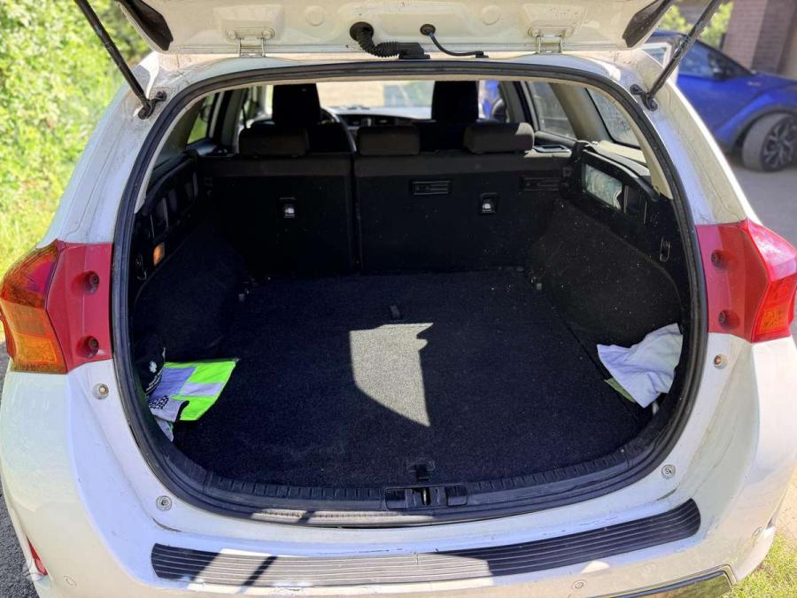Balts Toyota Auris 2013 Viļņa, ar dzinēja tilpumu 1.80 L un nobraukumu 196 tūkst. km par 6800 €, foto 10 vietnē AUTOMOTO.COM.LV