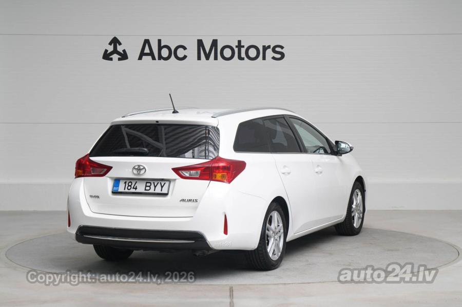 Balts Toyota Auris 2013 Tallina, ar dzinēja tilpumu 1.60 L un nobraukumu 179 tūkst. km par 7490 €, foto 5 vietnē AUTOMOTO.COM.LV