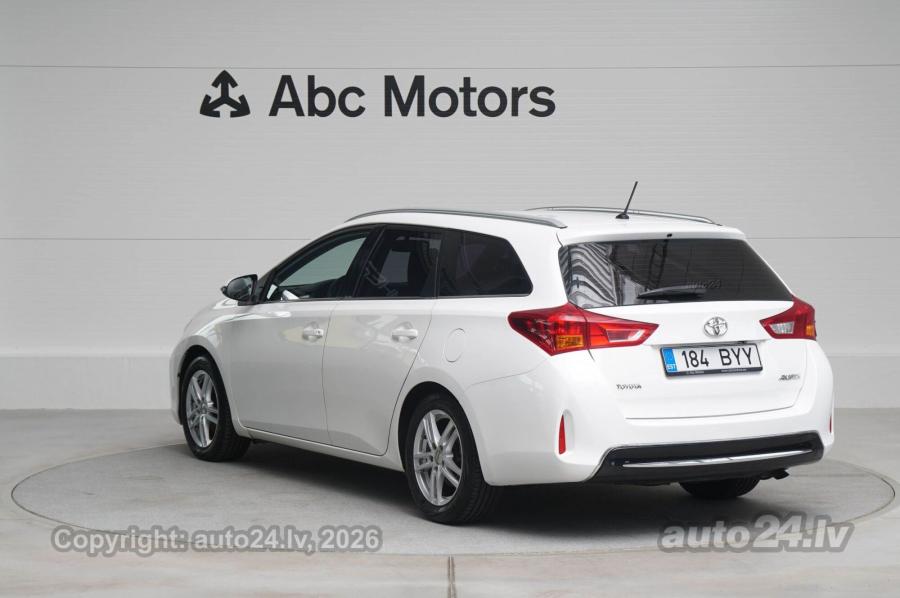 Balts Toyota Auris 2013 Tallina, ar dzinēja tilpumu 1.60 L un nobraukumu 179 tūkst. km par 7490 €, foto 7 vietnē AUTOMOTO.COM.LV