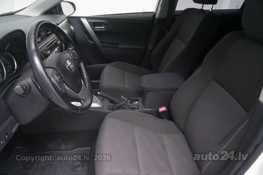 Balts Toyota Auris 2013 Tallina, ar dzinēja tilpumu 1.60 L un nobraukumu 179 tūkst. km par 7490 €, foto 8 vietnē AUTOMOTO.COM.LV